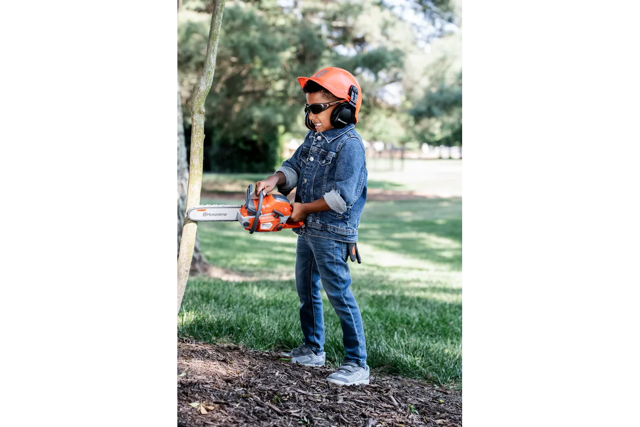 Toy 550XP Chainsaw & PPE Kit – Hopkins Machinery Shop